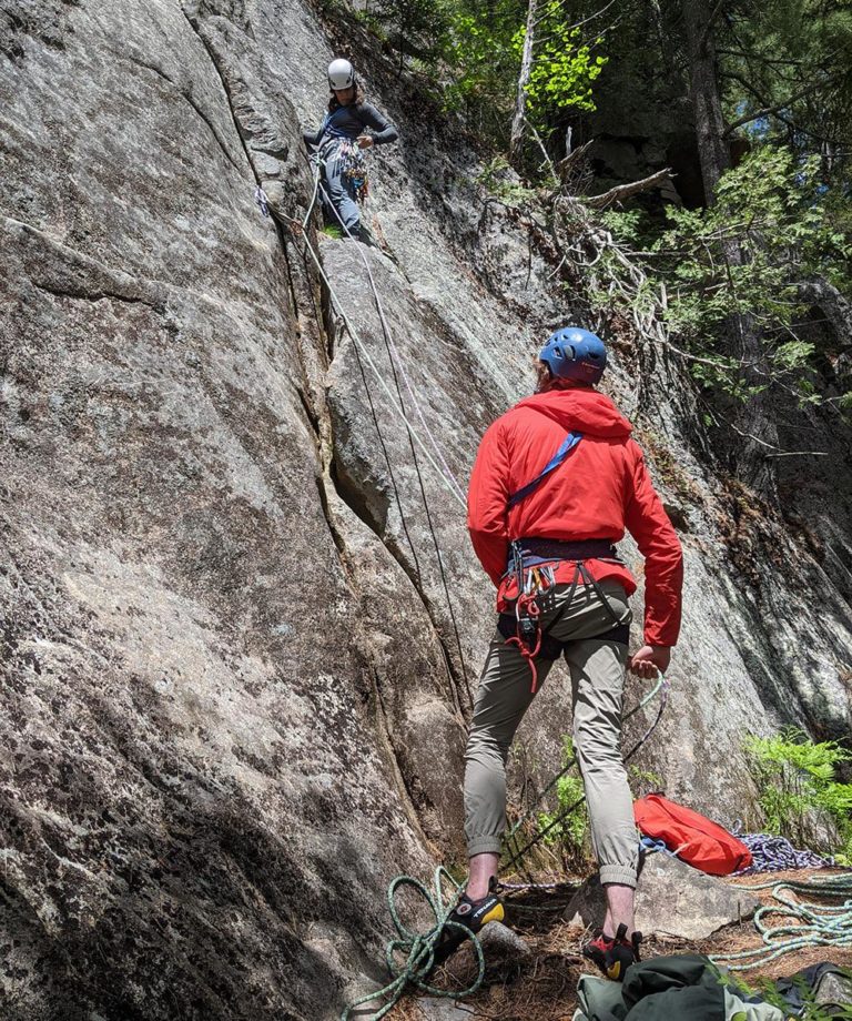 Cours d'escalade extérieure - Val-David dans les Laurentides - École d ...
